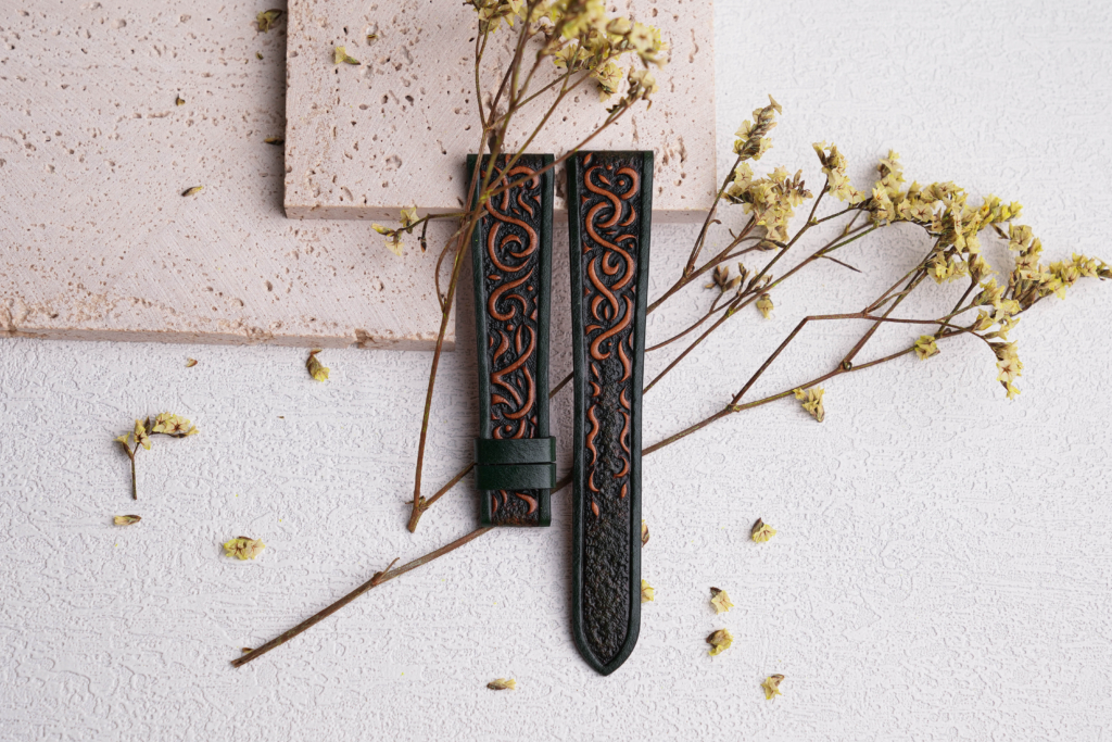 Fusion Of Islamic Calligraphy And Kanji Art In Carving Watch Strap ...